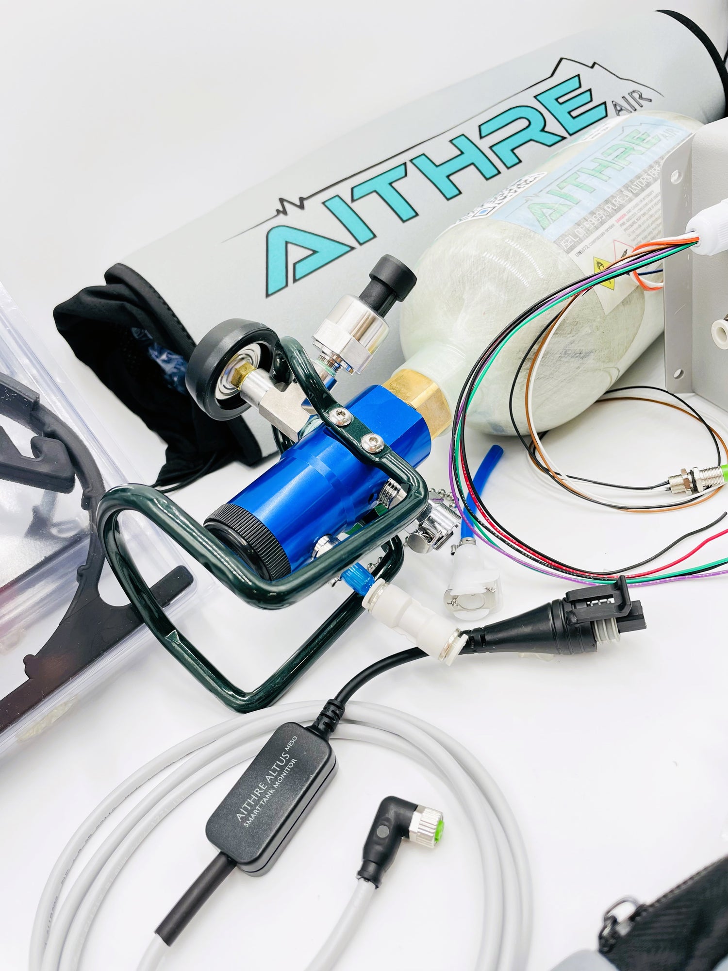 AVI24EX 2-Place Smart O2 Valve with 152L Bottle and Altus Meso